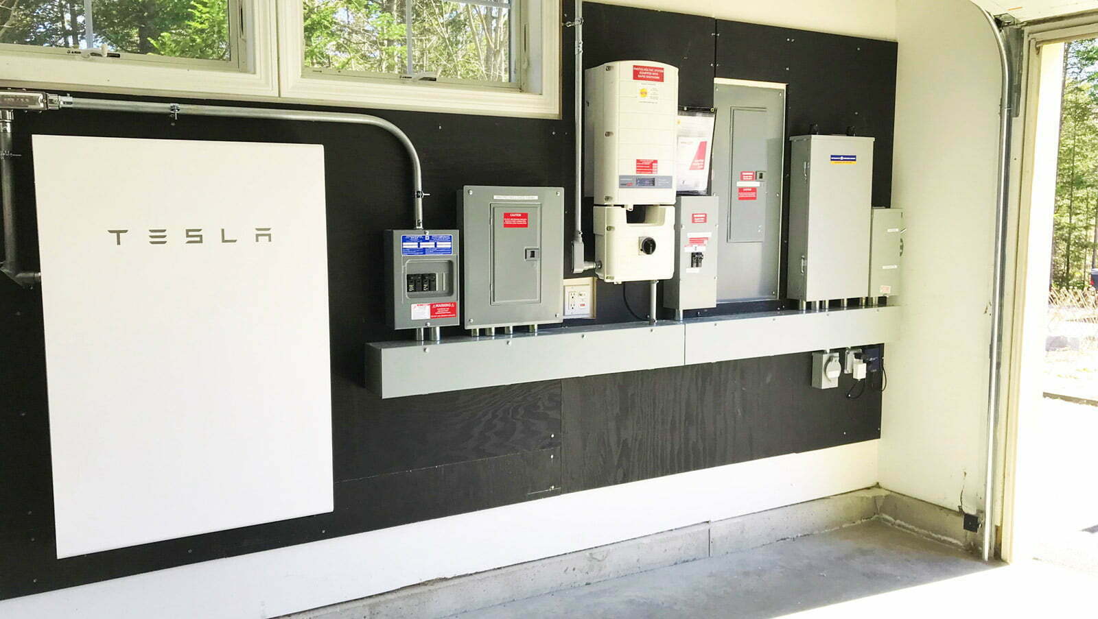 Tesla Powerwall Battery Backup; How Does It Help? – Shneyder Solar